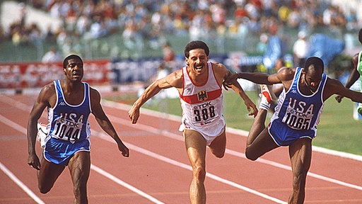 Greatest Men's 400 Hurdle Race Ever - Hurdles First